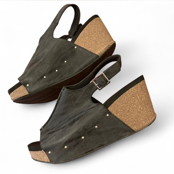 Volatile | Shoes | Volatile Platform Sandals | Poshmark